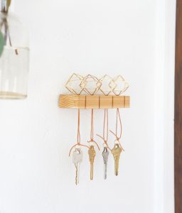 15 Easy DIY Key Holder Ideas Anyone Can Make