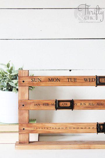 30 Easy DIY Calendar Ideas to Personalize Your Year!