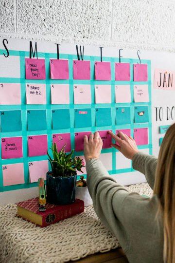 30 Easy DIY Calendar Ideas to Personalize Your Year!