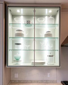 20 Modern Style Glass Kitchen Cabinets for a Sleek Look