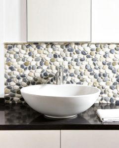 20 Pebble Tile Bathroom Ideas for a Natural Look