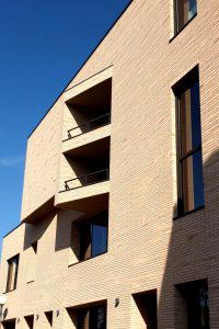 30 Beige Brick Exterior Home Ideas for Warm Curb Appeal